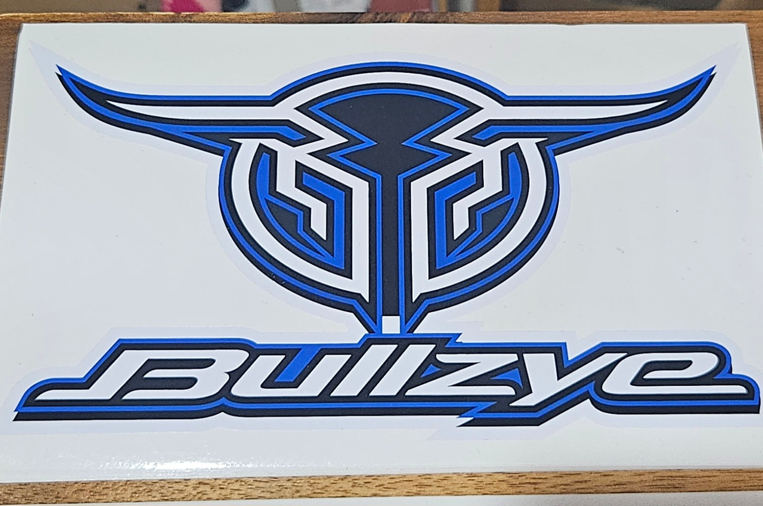 Bullzye Logo Sticker A – Mates Western Co